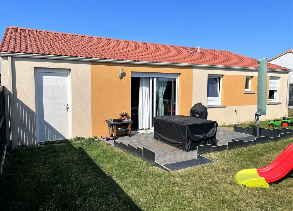 MAISON RÉCENTE 5 PIÈCES 80M² 349M² ST LUMINE DE COUTAIS - Agence ...